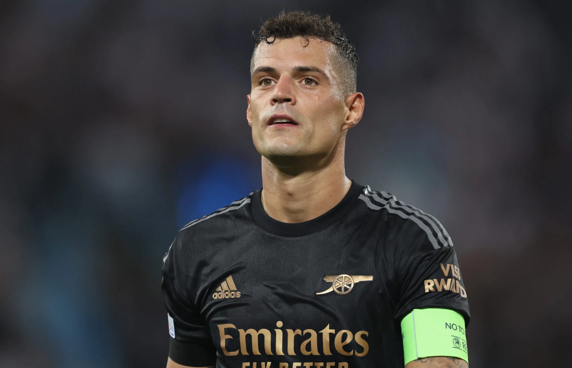 Legjenda e futbollit lavdëron Xhakën, e përfshin edhe në formacionin më ...