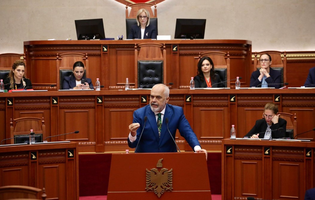 “Mos bërtit ti gjeli i Peqinit”, Rama “shpërthen” ndaj opozitës: Jeni ...
