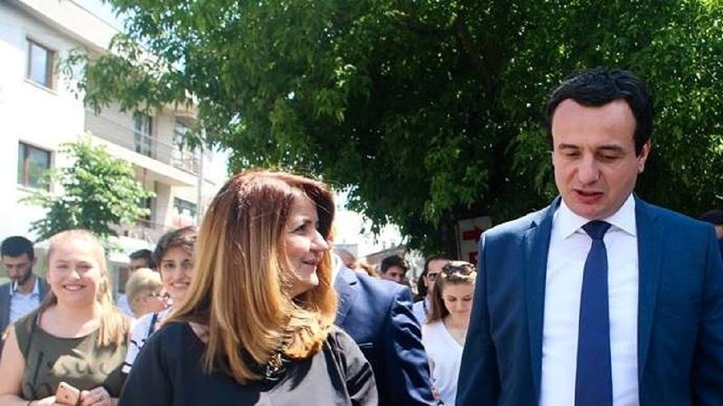 Perla e re e Kollçakut: Taksisti nga Shkupi më tha se para se të flej ... Perla e re e Kollçakut: Taksisti nga Shkupi më tha se para se të flej ...