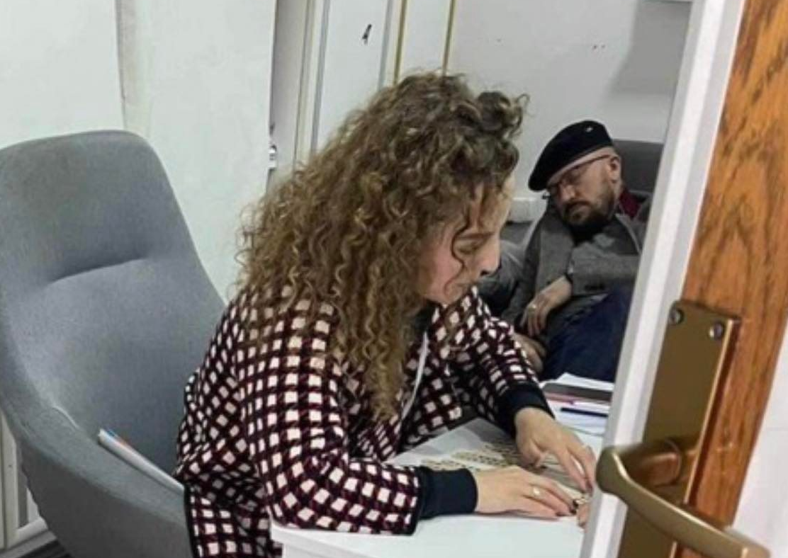 Në seancë te logopedi që abuzoi psiqikisht me 5-vjeçaren - Gazeta Express Në seancë te logopedi që abuzoi psiqikisht me 5-vjeçaren - Gazeta Express