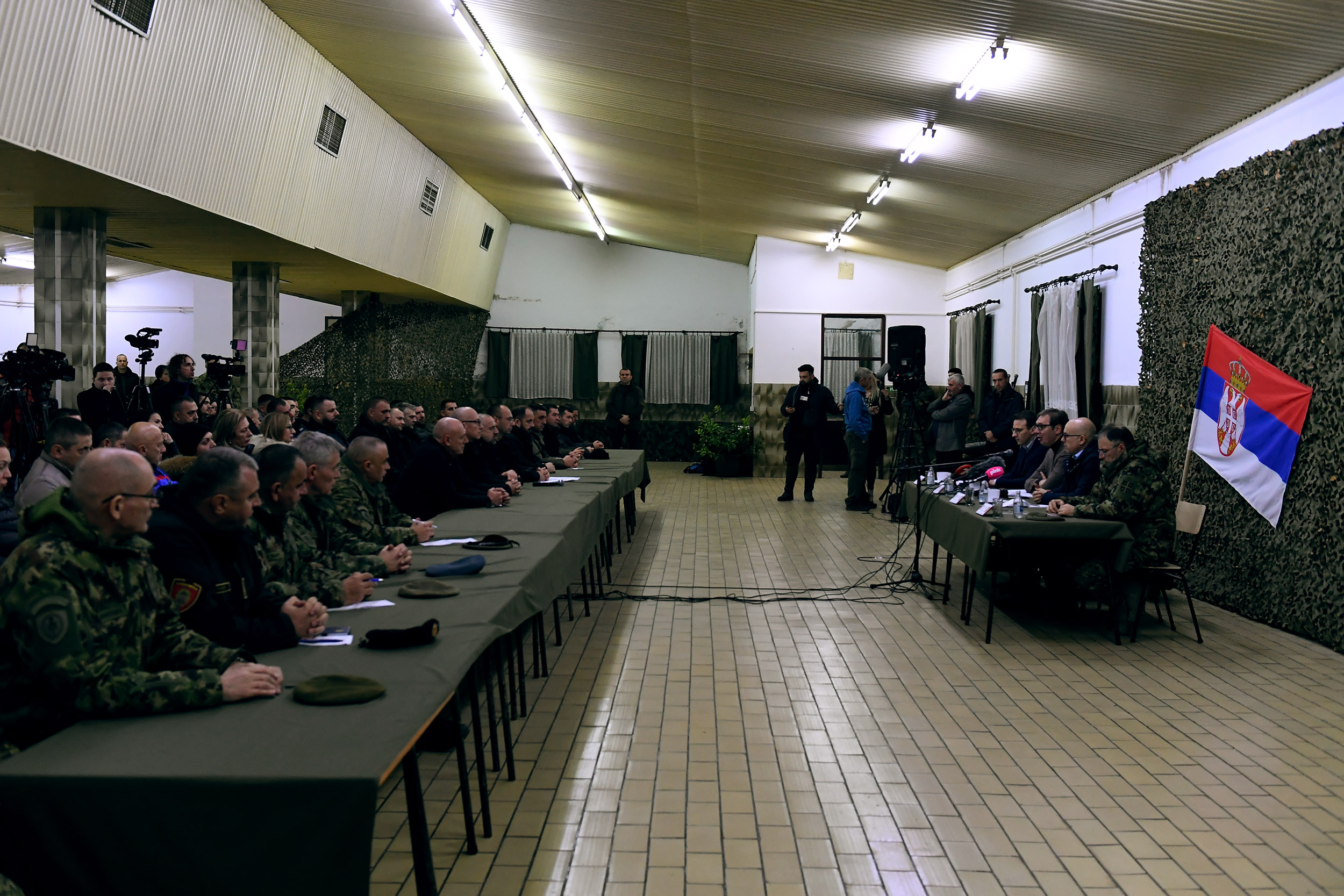 “Mi kanë blerë pizhamet ushtarake”, aktrimi i Vuçiqit në Rashkë para ...