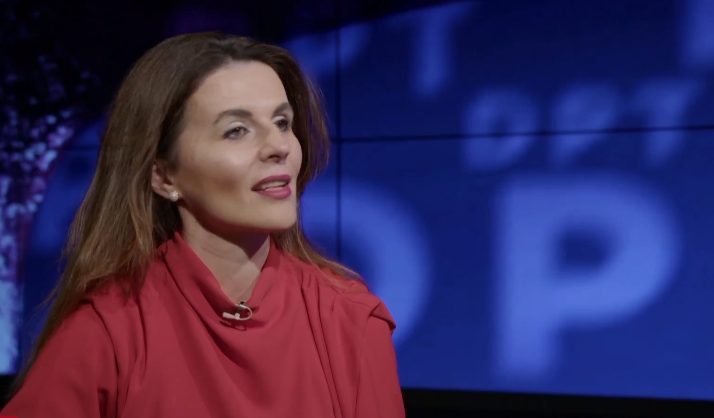 “Snapchati ish tmerr”, Vlora Çitaku flet për rrjetet sociale - Gazeta ...