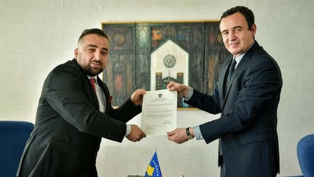 Flet zëvendësministri që dyshohet se u përfshi në aferën e ryshfetit ...