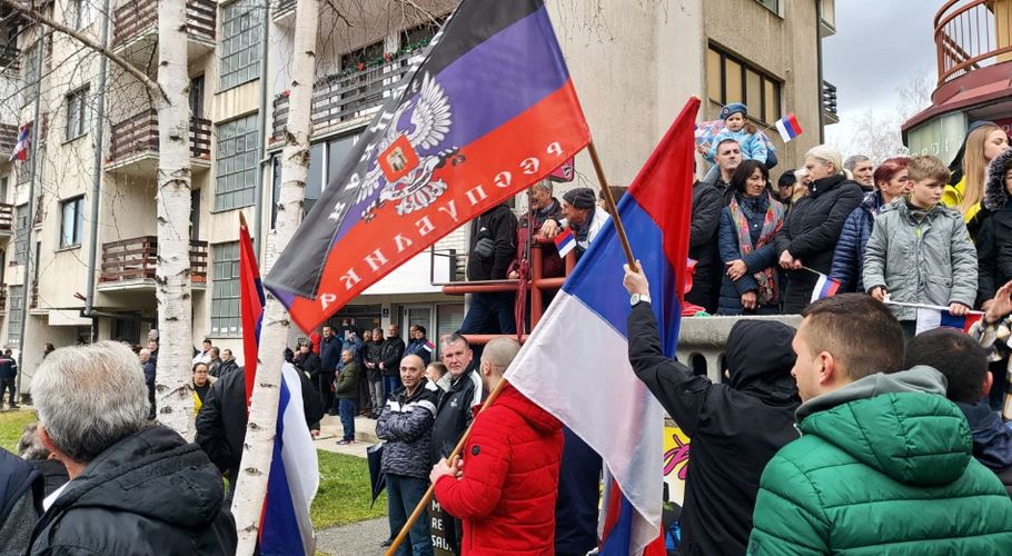 “Ujqërit e natës” ruse në paradë në Sarajevën Lindore - Gazeta Express