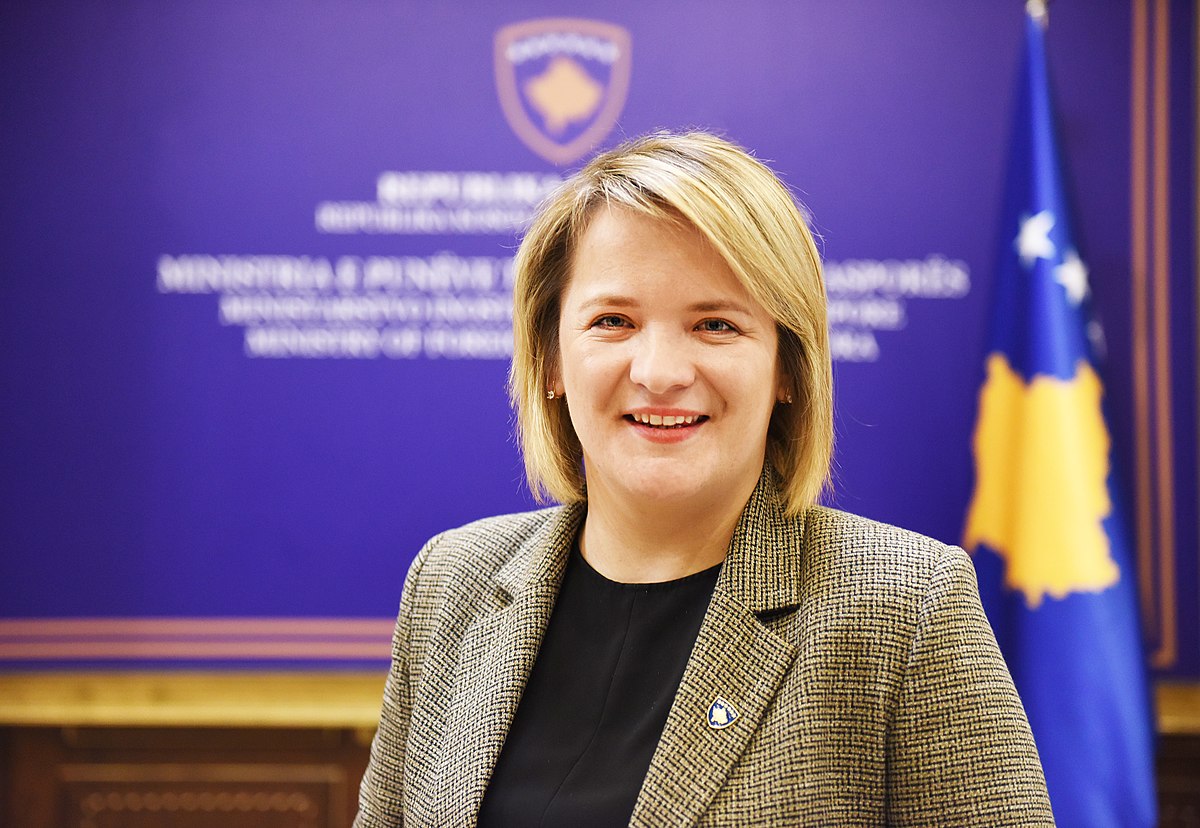 Zëvendësministrja Liza Gashi dënohet me 500 euro gjobë për deklarim të ...