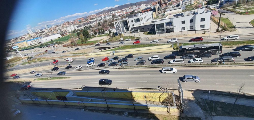 Aksident te Rrethi në Prishtinë - Gazeta Express