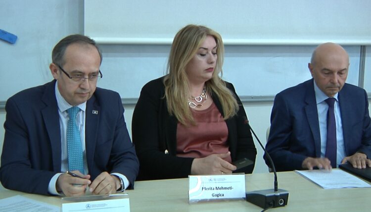 Avdullah Hoti promovon librin në Tetovë - Gazeta Express