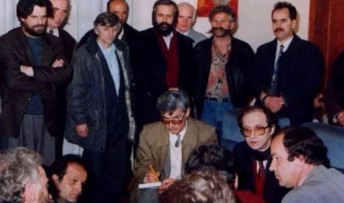 Takimi i Rugovës me Adem Jasharin në Tiranë, Nura: Vetëm ia ka zgjatur ...