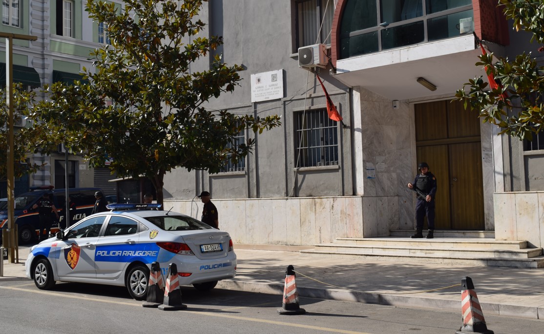 Gjykata lë në burg 7 të arrestuarit për shpërndarje droge në Durrës e ...