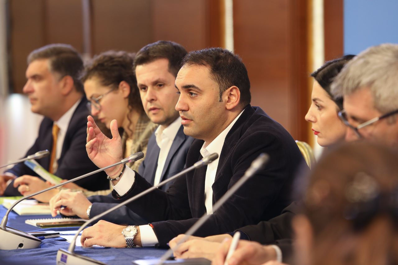Këlliçi paraqet programin për mjedisin: Lana e pastër dhe korridor i ...