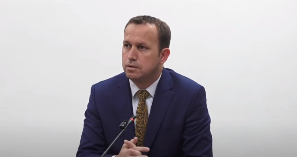 Elezi: Mbi 2500 kërkesa për regjistrim të votuesve jashtë Kosovës, më ...