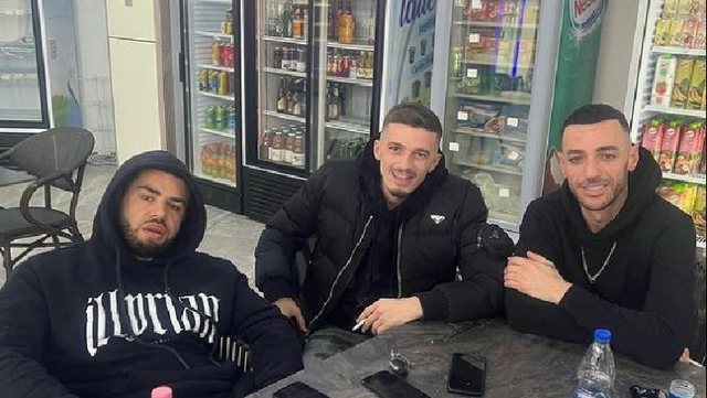 Stresi dhe Noizy sërish armiq për shkak të Luizit?! - Gazeta Express Stresi dhe Noizy sërish armiq për shkak të Luizit?! - Gazeta Express