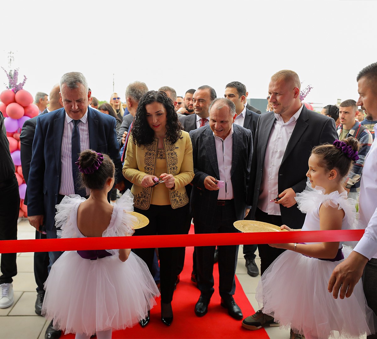 Fondacioni “Golden Eagle” hap fabrikën për prodhimin e letrës "Freesia Paper Factory" - Gazeta ...