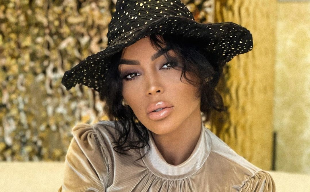 Thirri protestë dhe në fund nuk doli as vet në të, sqarohet Fjolla ...