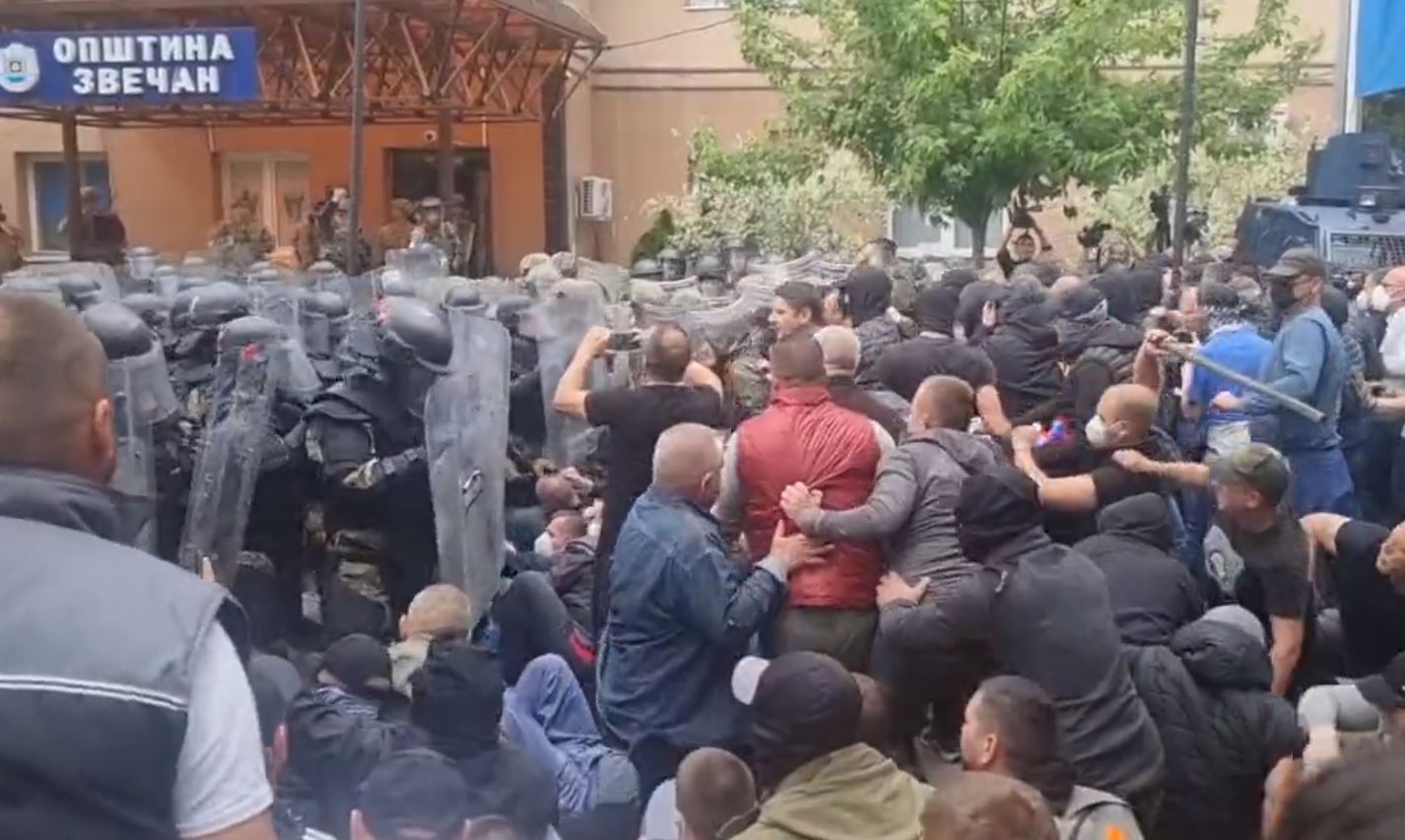 Hoxhaj: Bashkësia ndërkombëtare ta mbajë Vuçiqin përgjegjës për dhunën ...