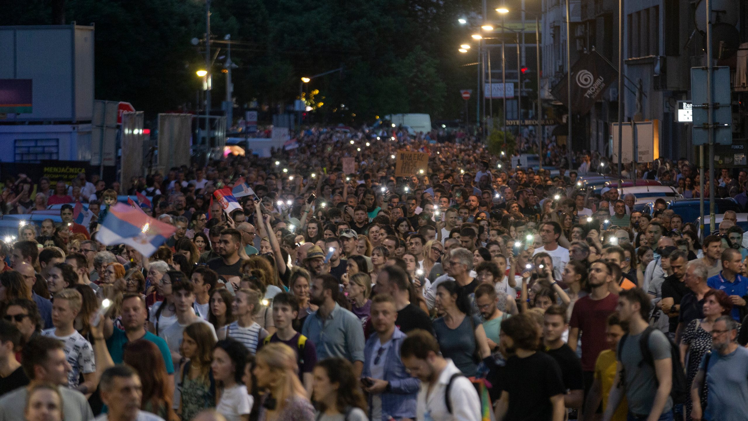 The New York Times Për Protestat Në Serbi Dhuna Në Kosovë Solli Lajme