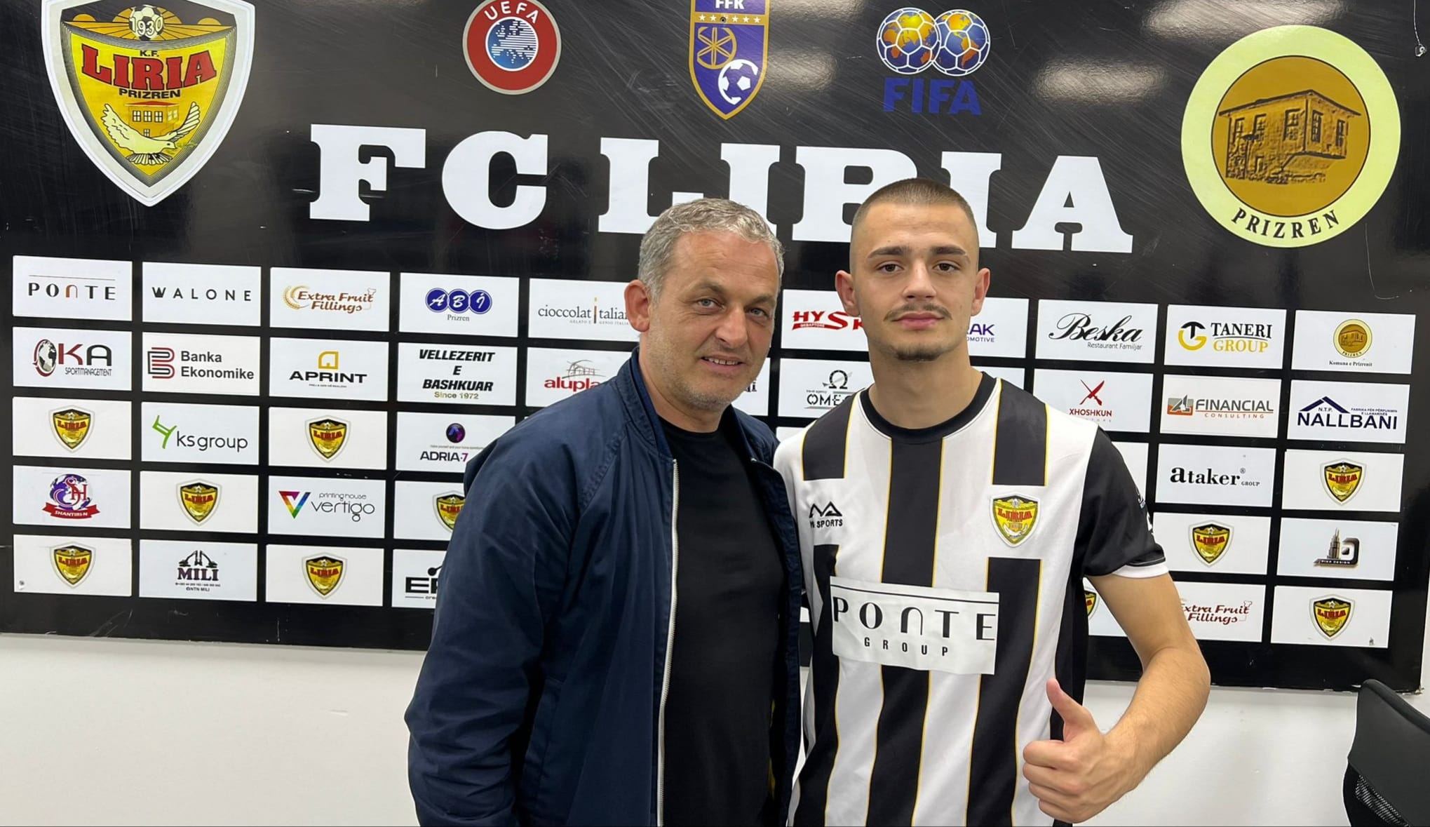 Liria nënshkruan me Fatjon Bunjakun - Gazeta Express