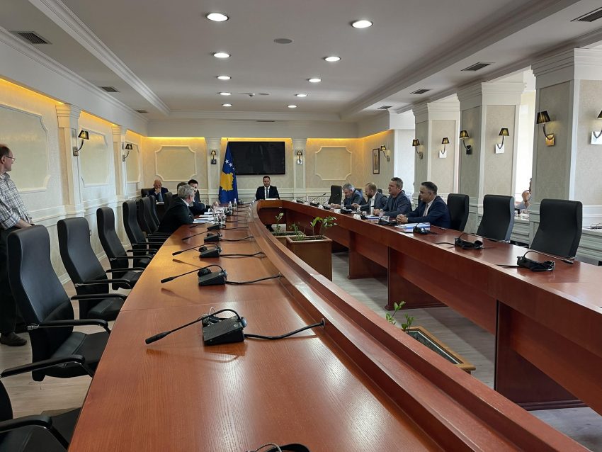 Kurti në interpelancë për rastin e ambasadorit Martin Berishaj - Gazeta ...