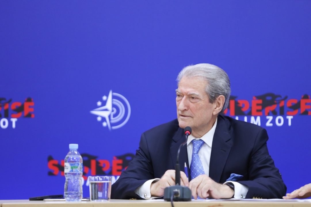 Rama dekoroi sot Yuri Kim, Berisha: Ish-ambasadorja, në sinkron me ... Rama dekoroi sot Yuri Kim, Berisha: Ish-ambasadorja, në sinkron me ...