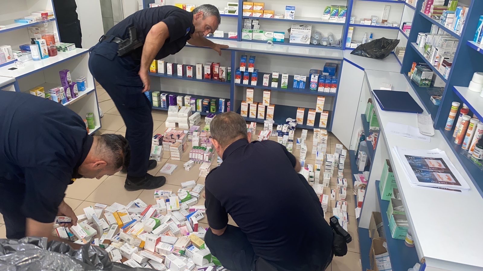 Dogana: Barnat pa banderola në Skenderaj u gjetën në banjën e një ...