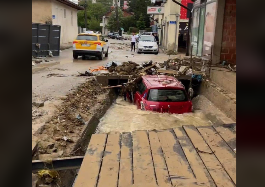 Vërshimet tragjike në Pejë, rritet numri i kërkesave të qytetarëve për ...