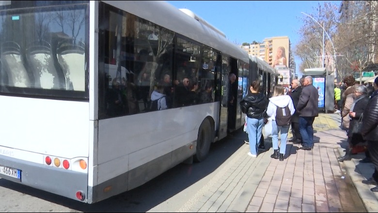 Nga sot reduktohen linjat e autobusëve në Tiranë - Gazeta Express Nga sot reduktohen linjat e autobusëve në Tiranë - Gazeta Express