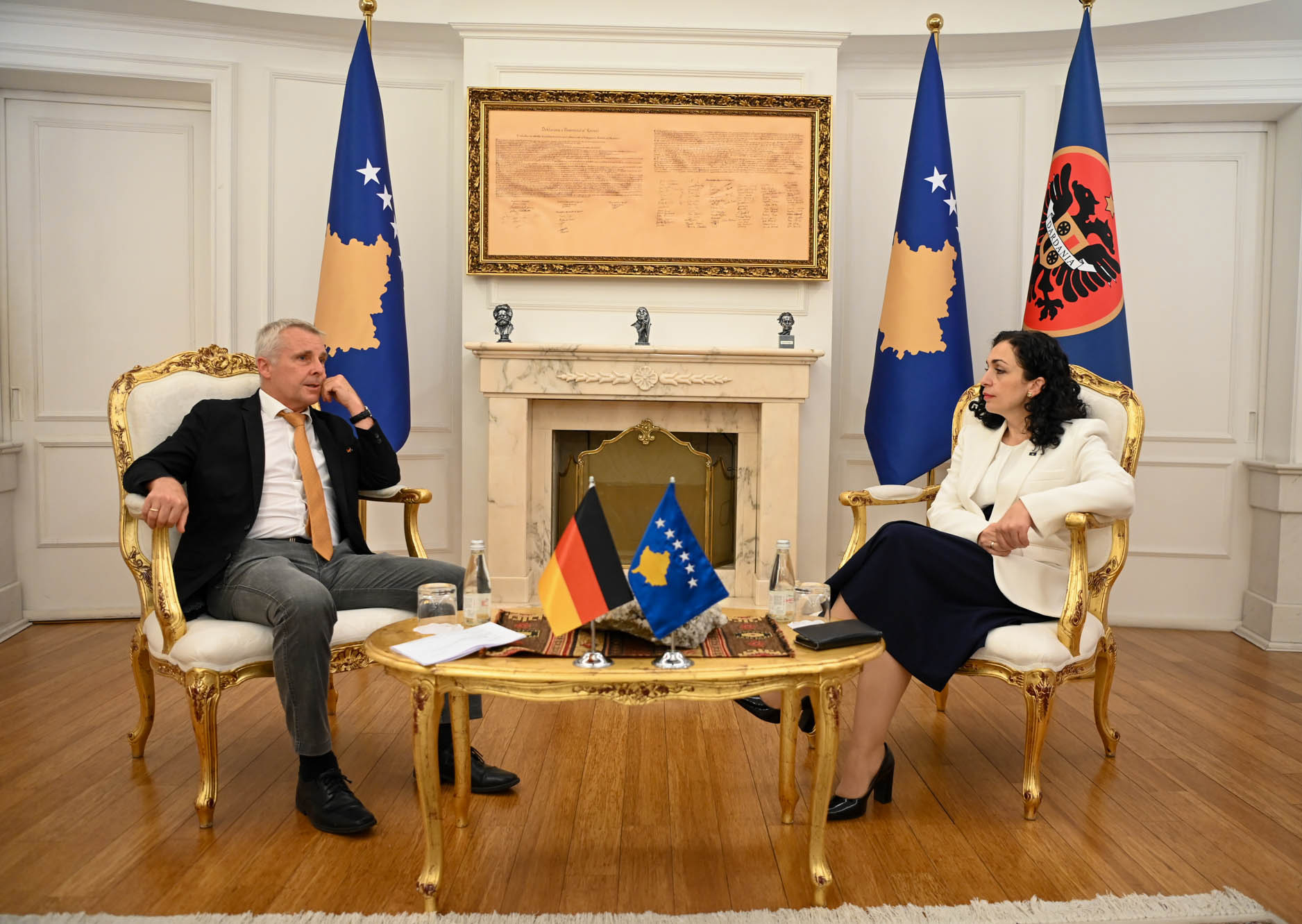 Osmani u takua me ambasadorin Rohde, folën për situatën në veri ... Osmani u takua me ambasadorin Rohde, folën për situatën në veri ...