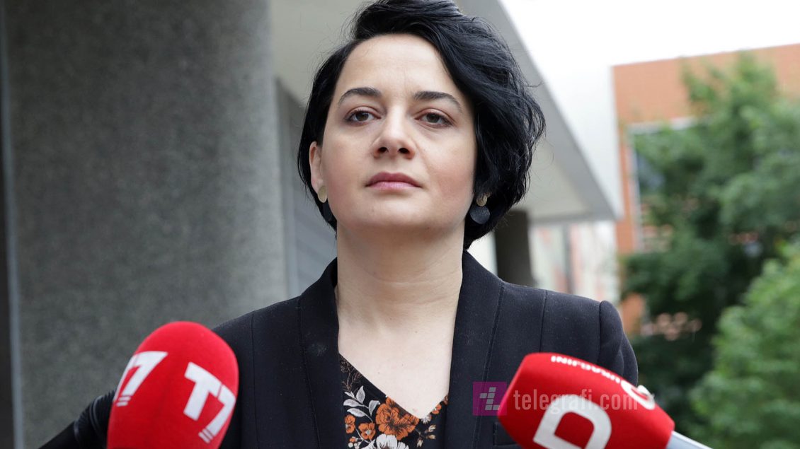 Fitore Pacolli kërcënon me gjykatë gazetarët e analistët që ia lakuan ... Fitore Pacolli kërcënon me gjykatë gazetarët e analistët që ia lakuan ...