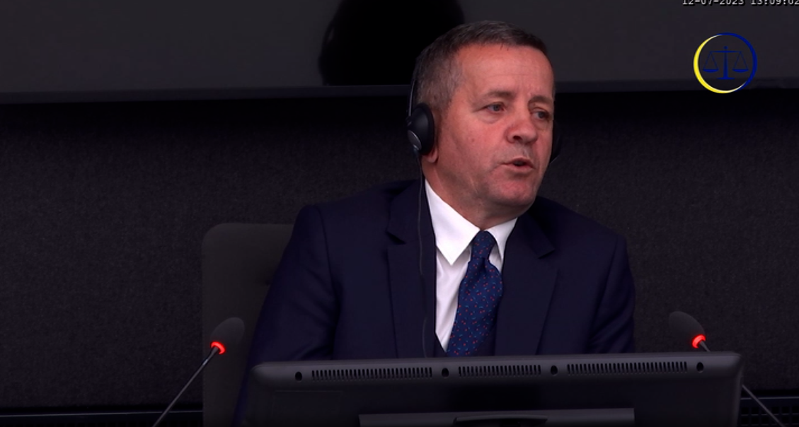 Rrustem Mustafa vazhdon dëshminë në Speciale - Gazeta Express