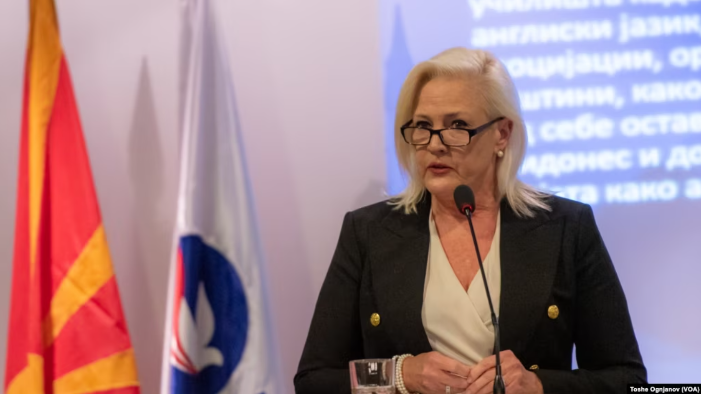 Ambasadorja amerikane në Shkup: Lista e zezë mund të zgjerohet - Gazeta ... Ambasadorja amerikane në Shkup: Lista e zezë mund të zgjerohet - Gazeta ...