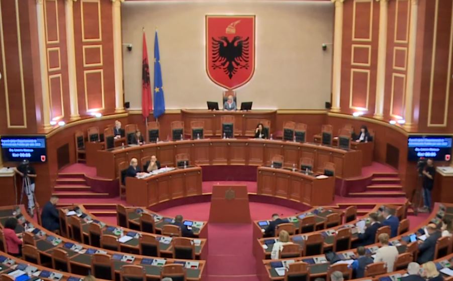 SPAK kërkon arrestimin e Ahmetajt, Bardhi kërkesë Nikollës: Të futet në ... SPAK kërkon arrestimin e Ahmetajt, Bardhi kërkesë Nikollës: Të futet në ...
