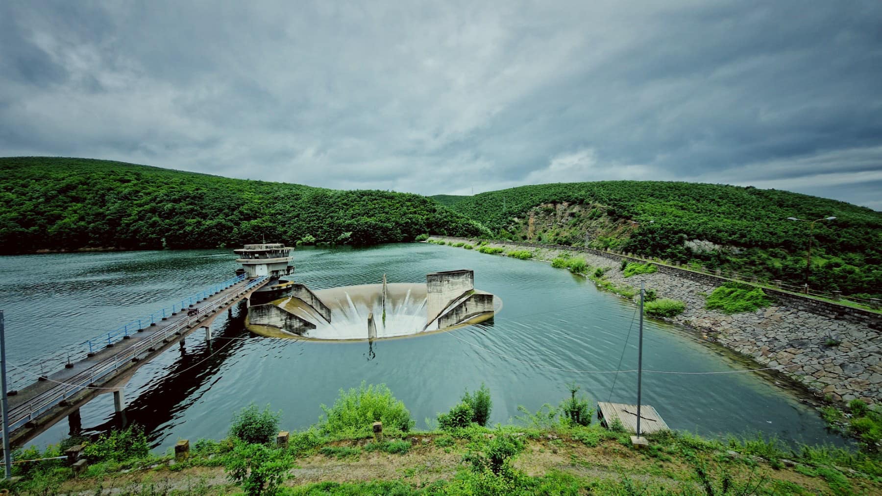 Pamje nga liqeni i Batllavës, bukuri që s’do koment - Gazeta Express