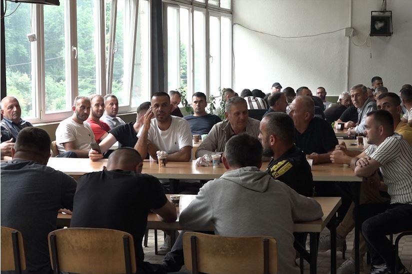 Ndëshkohen 151 minatorët e Trepçës që mbajtën grevë - Gazeta Express