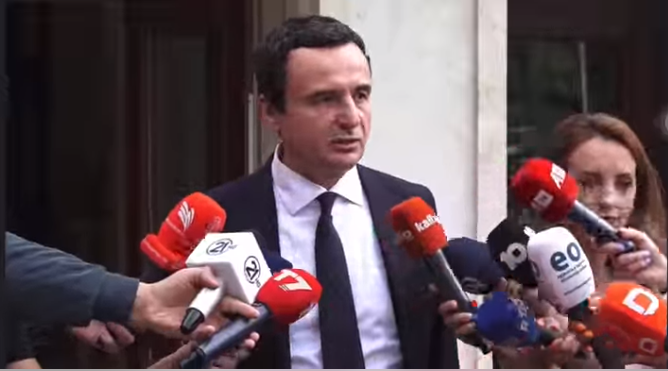 Vetëvendosja përkujton 1-vjetorin e “trimërisë së madhe” të Kurtit, ku ...