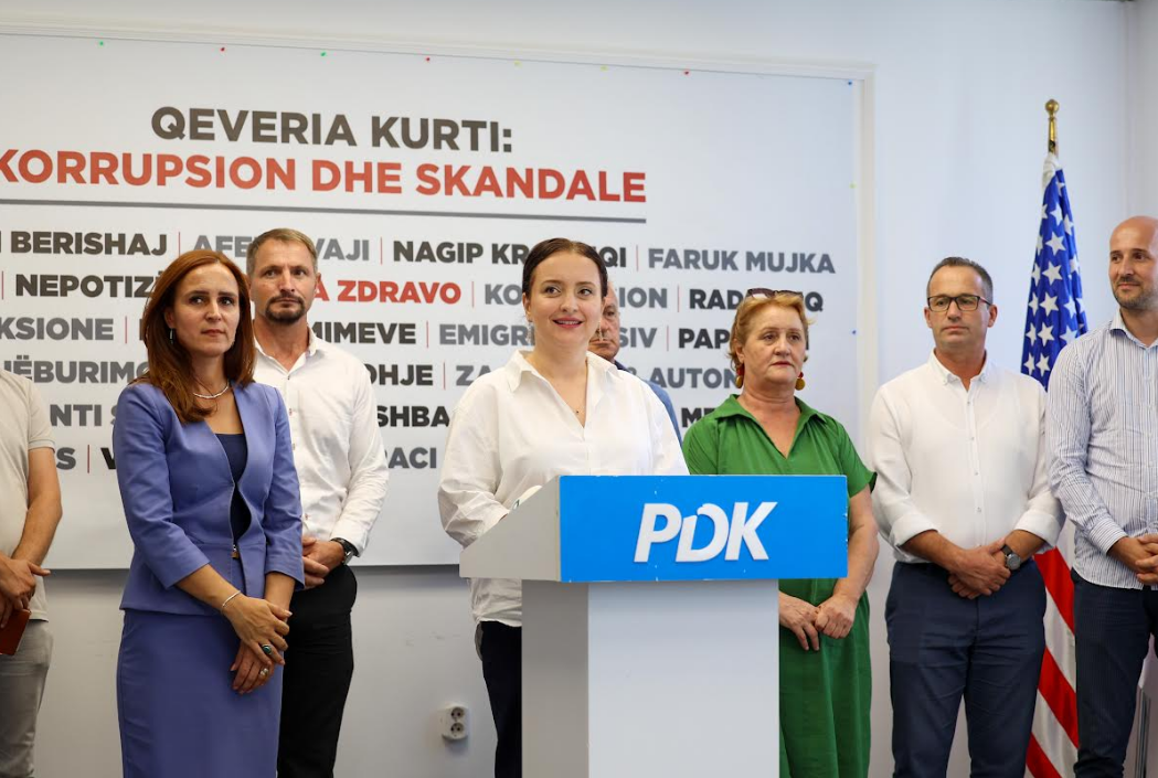 PDK: Dështimi i Ministrisë me tekste shkollore - po i dëmton fëmijët ... PDK: Dështimi i Ministrisë me tekste shkollore - po i dëmton fëmijët ...