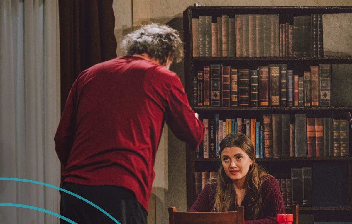 Shfaqja ‘Arbri’ serish në Teatrin Oda - Gazeta Express