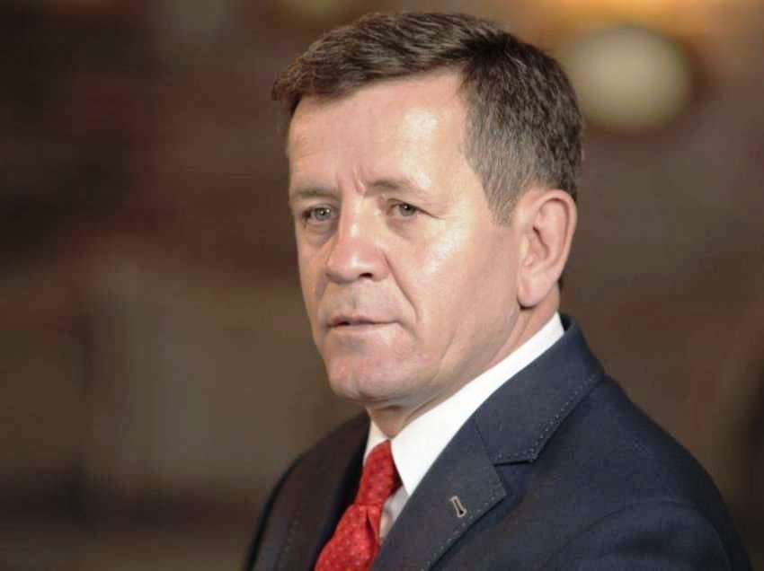 Rrustem Mustafa deklarohet për marrjen në pyetje në zyrën e EULEX ...