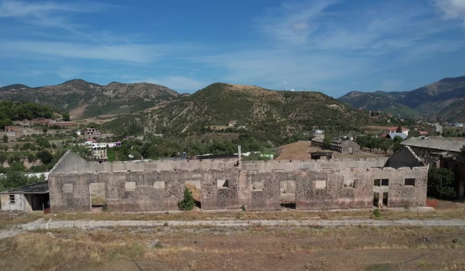 Kthimi në muze i ish kampit të interrnimit në Tepelenë - Gazeta Express