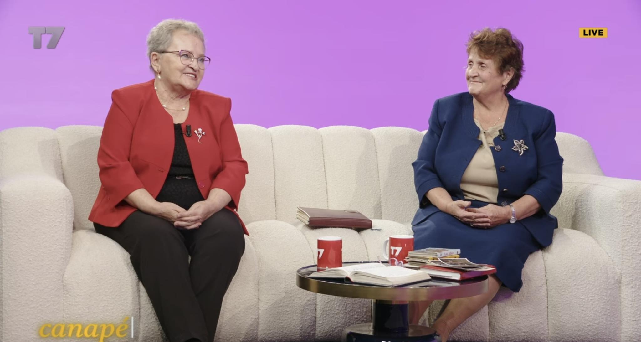 "Ditari është i shenjtë”, ish-mësueset të emocionuara, ndajnë kujtime ...