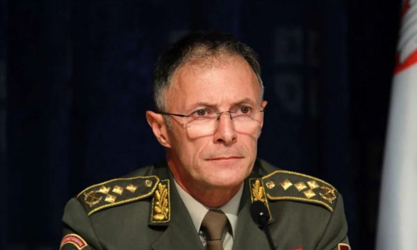 Gjenerali i ushtrisë serbe tregon se çka ndodhi brenda ushtrisë ditën ... Gjenerali i ushtrisë serbe tregon se çka ndodhi brenda ushtrisë ditën ...