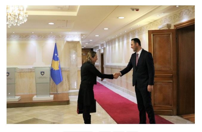Konjufca takon ambasadoren e Kanadasë, i kërkon përkrahje për integrime ... Konjufca takon ambasadoren e Kanadasë, i kërkon përkrahje për integrime ...
