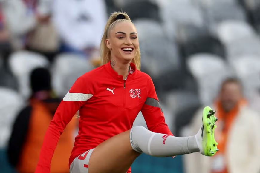 Zbulohen përfitimet marramendëse të futbollistes më tërheqëse në botë ...