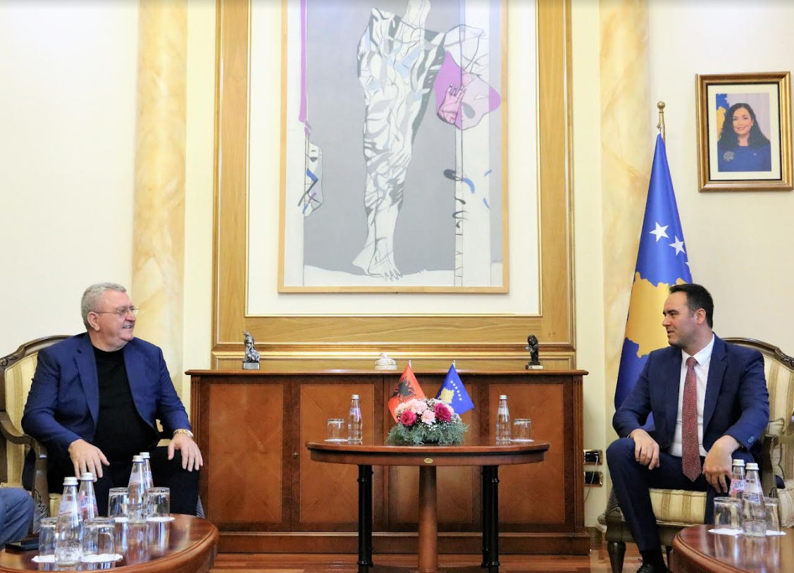 Kryetari Glauk Konjufca e priti në takim kryetarin e FSHF-së, Armand ... Kryetari Glauk Konjufca e priti në takim kryetarin e FSHF-së, Armand ...