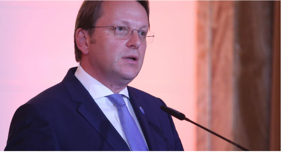 Sulmi terrorist në Banjskë, Varhelyi i kërkon Serbisë bashkëpunim që ... Sulmi terrorist në Banjskë, Varhelyi i kërkon Serbisë bashkëpunim që ...