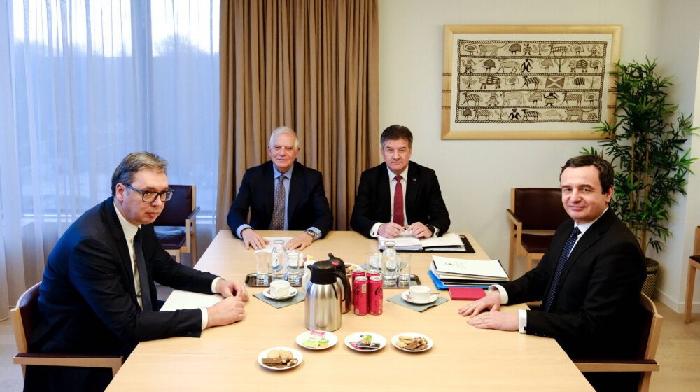 Kthimi në bisedime - “mision i pamundur” për Lajçakun - Gazeta Express