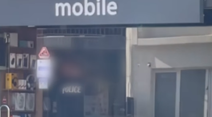 Aksioni i djeshëm në “Mobile shop”-e, deklarohet Policia - Gazeta Express Aksioni i djeshëm në “Mobile shop”-e, deklarohet Policia - Gazeta Express