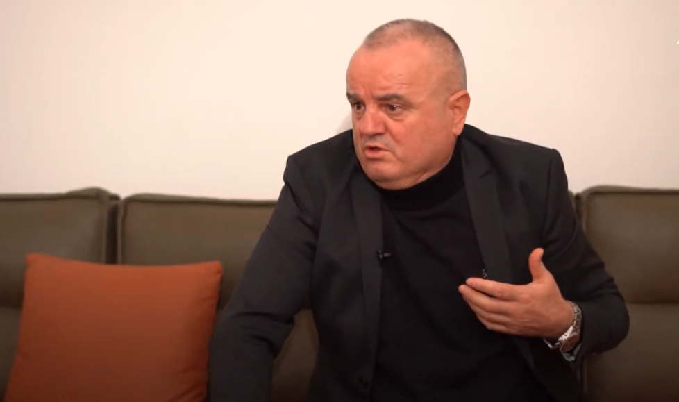 Geci: Adem Jashari kurrë s'ka folë për fe, as s'është falë e as s'ka ...
