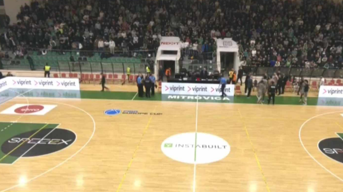 Ndërpritet derbi mes Trepçës dhe Pejës - Gazeta Express Ndërpritet derbi mes Trepçës dhe Pejës - Gazeta Express