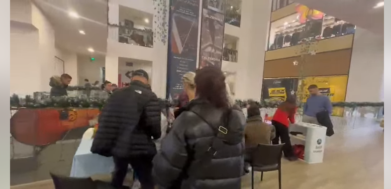 Spitali Amerikan organizon konsulta shëndetësore me mjekun e mirënjohur ...