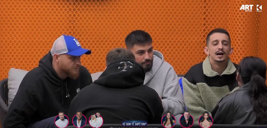 Gania flet për ish të dashurën e këndon një këngë turke që ia kujton ...